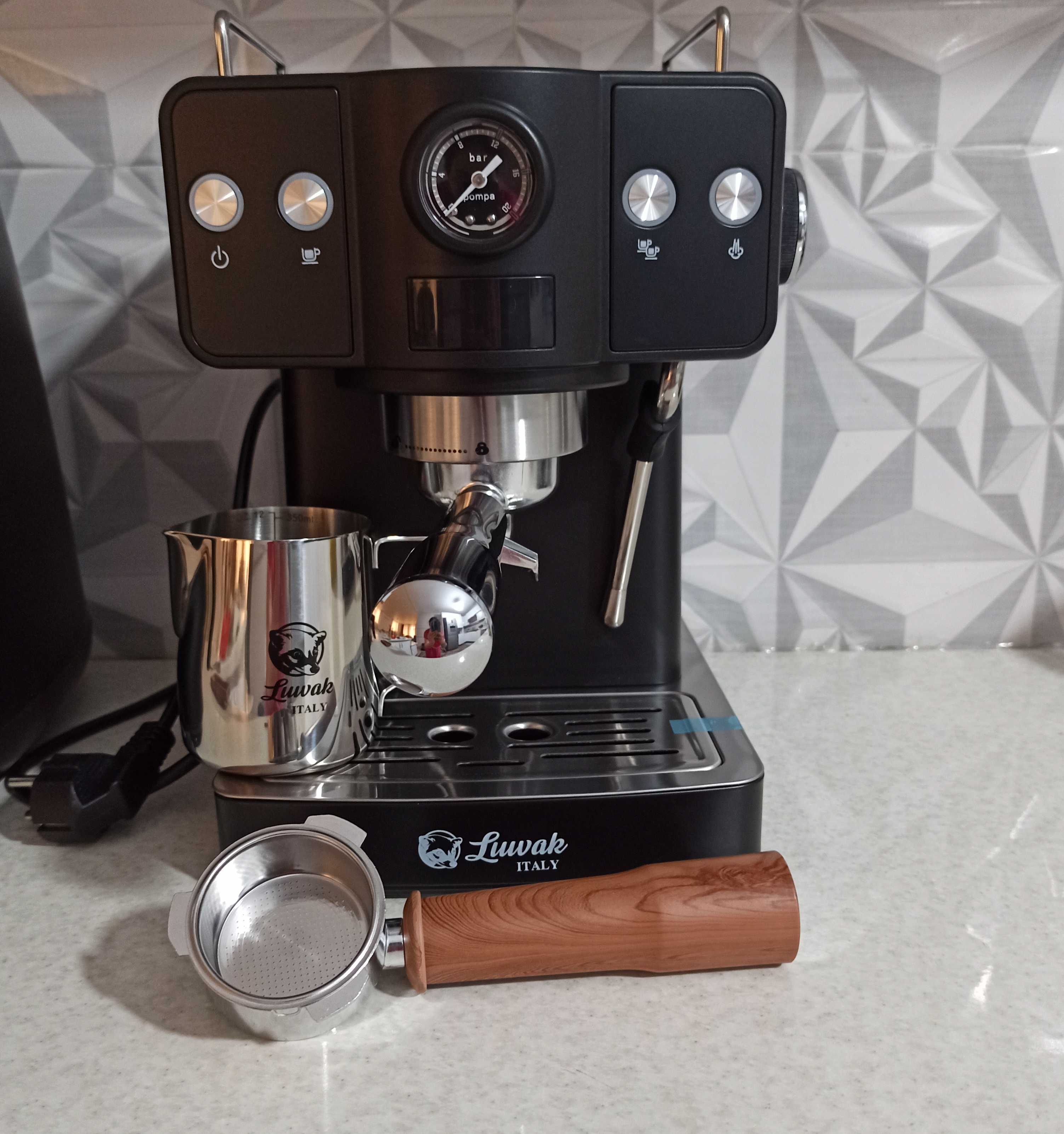 خرید و قیمت اسپرسوساز لواک مدل LWK-CM350 از غرفه کالای خانگی رویا